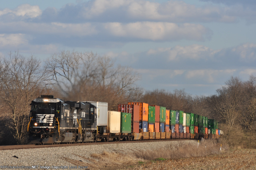 NS 8768 On NS 282 Westbound
